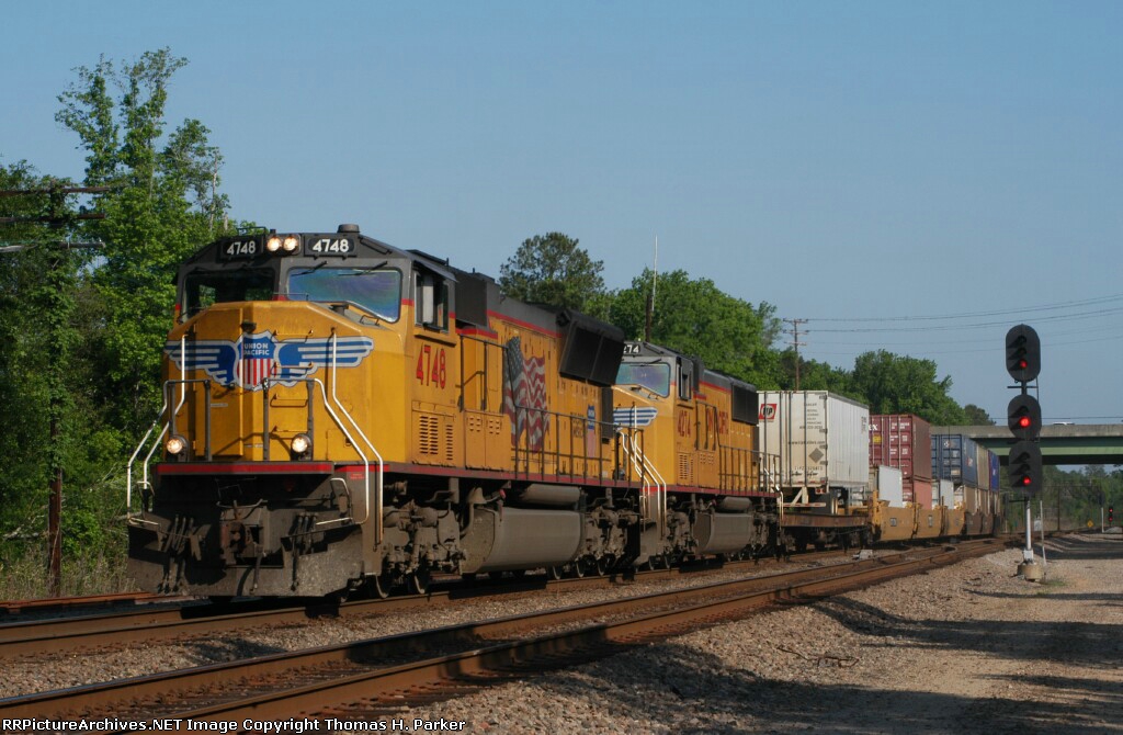 UP 4748 SD70M, UP 4274 SD70M